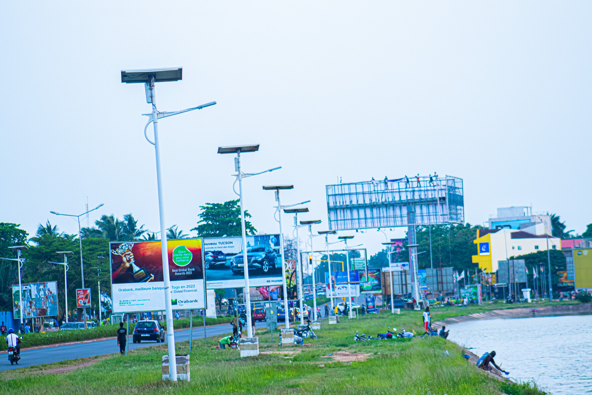 Avis d’appel public à candidature pour le préfinancement, la fourniture ...